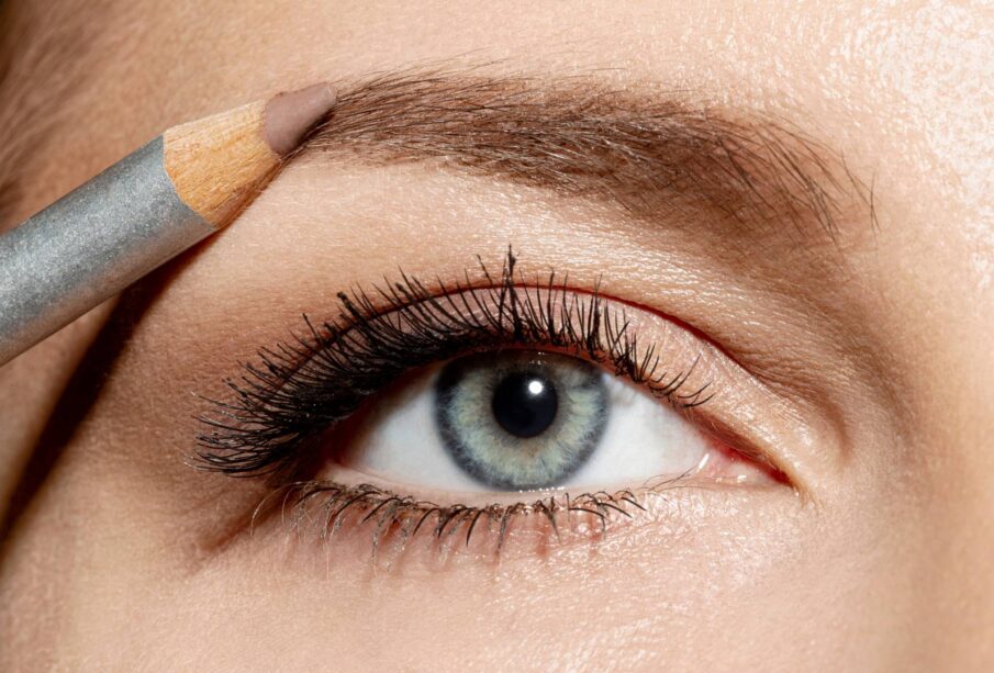 Jak korzystać z kredki do brwi? - femino.pl